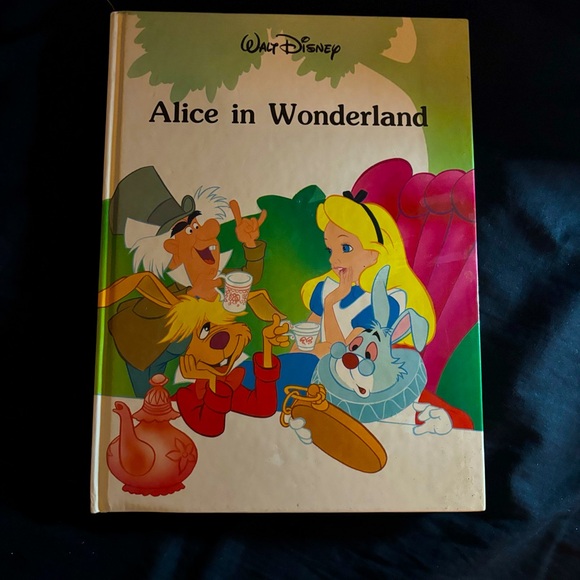 Disney | Other | Vtg Walt Disney Classic Book Bundle Alice In ...
